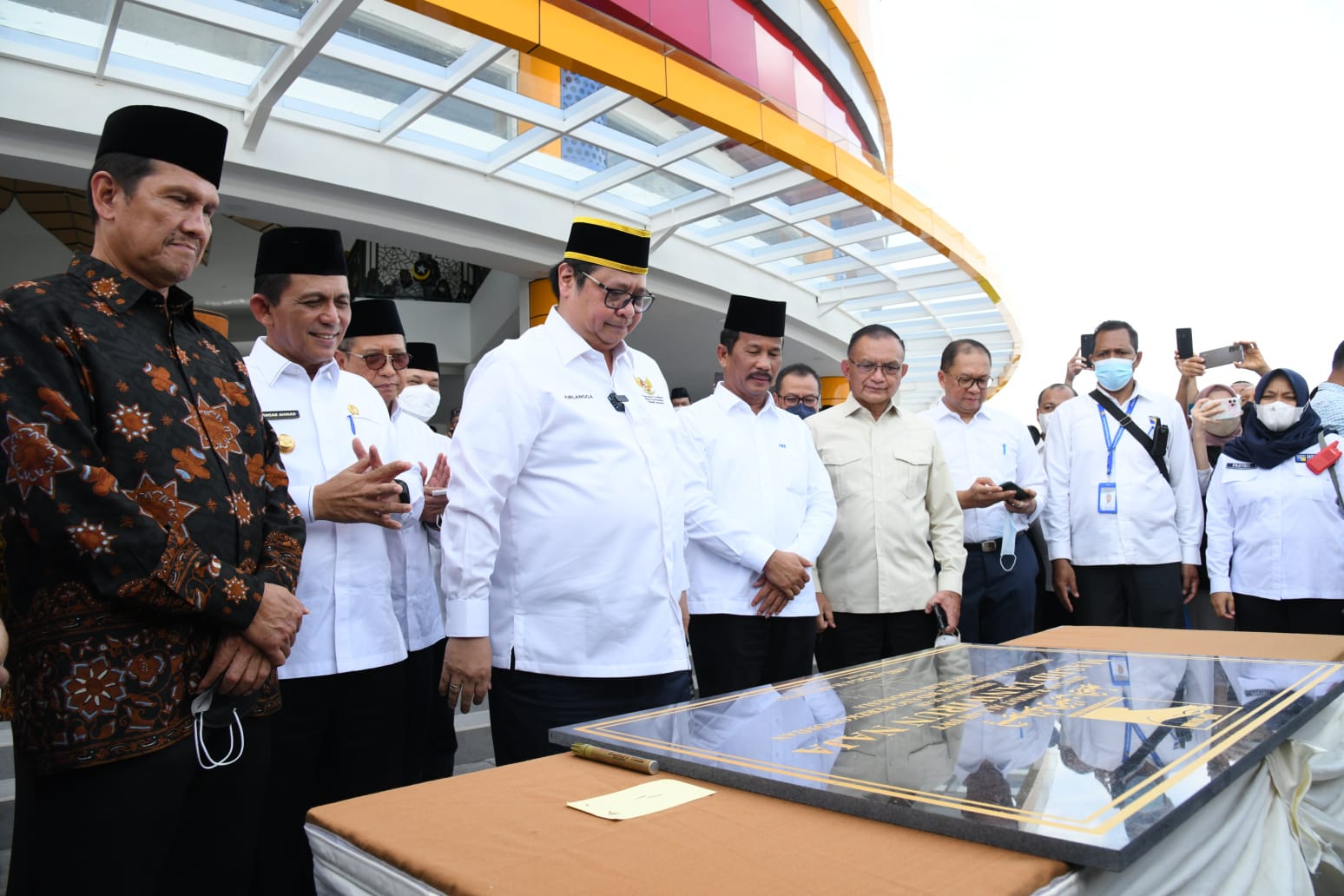 Menko Airlangga Yakin Masjid Tanjak Batam Jadi Ikon Batam dan Kepri ...